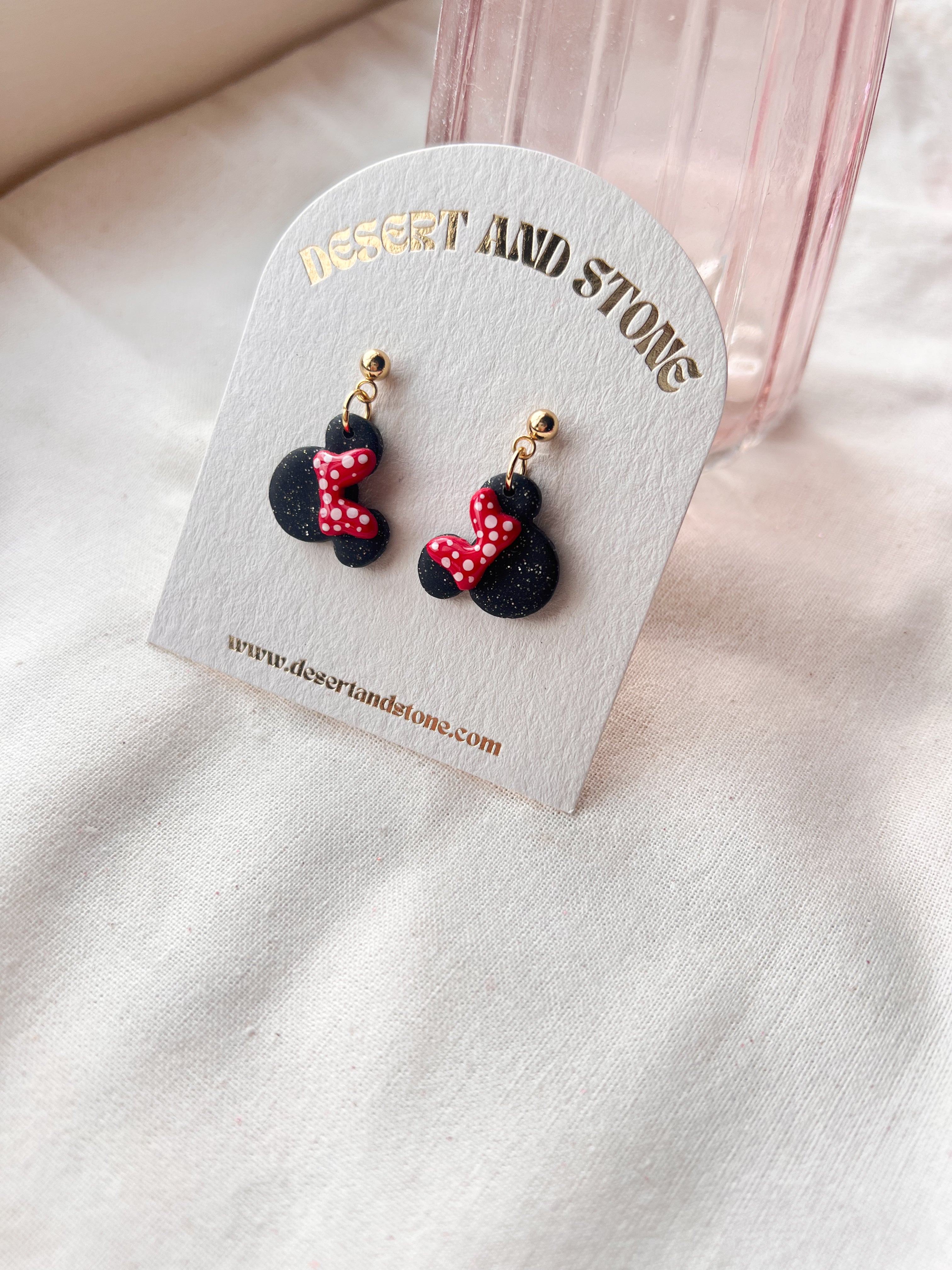 Minnie – desert and stone